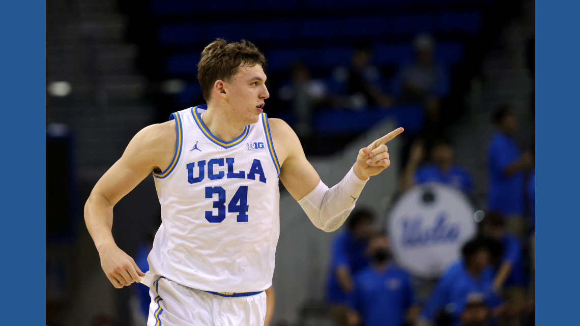 Dent scores 21 points in his UCLA debut, helping the No. 12 Bruins beat ...