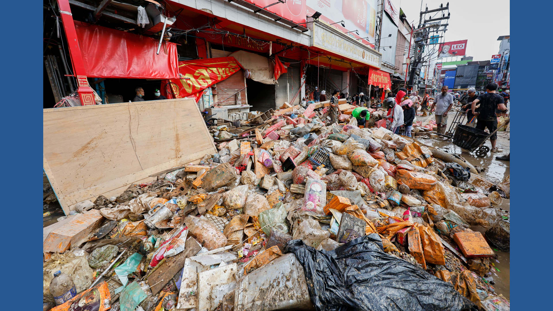Thai prime minister acknowledges flood response failures as death toll rises to 162 | 9news.com
