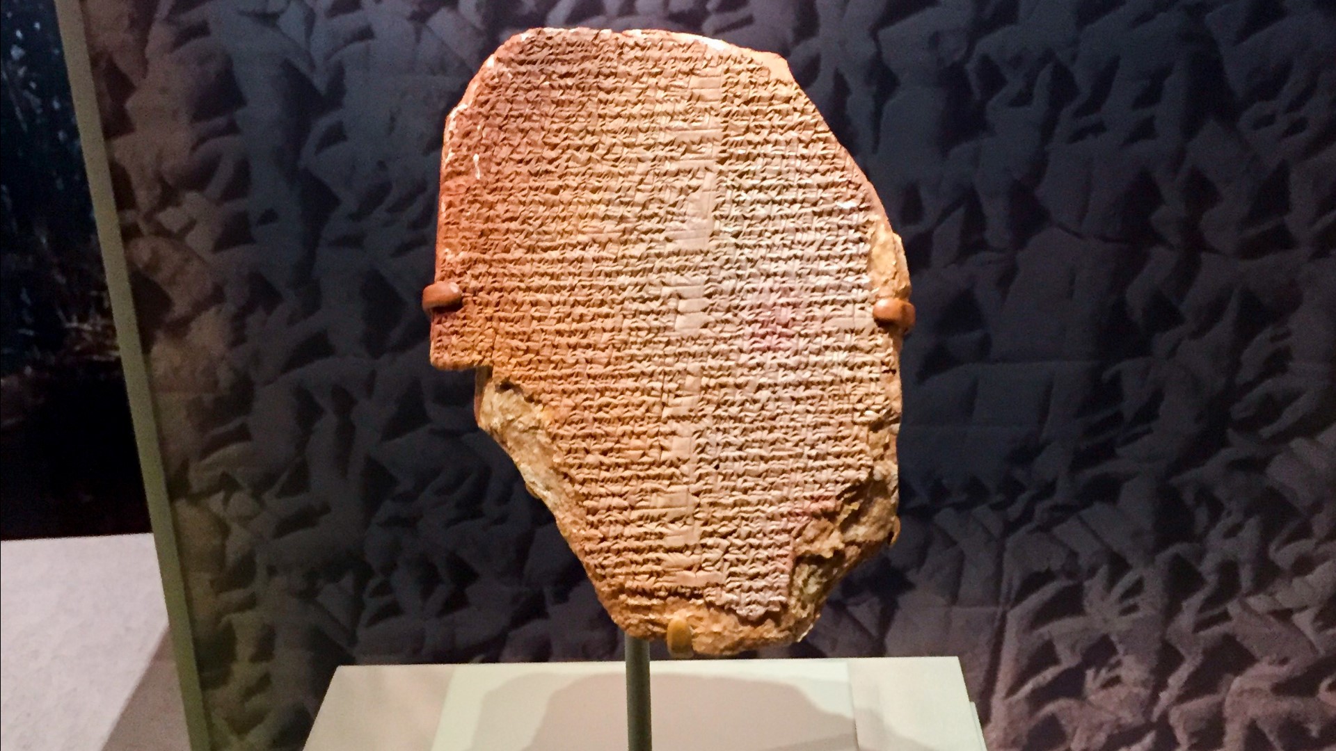 Hobby Lobby returning ancient Gilgamesh tablet to Iraq | 9news.com