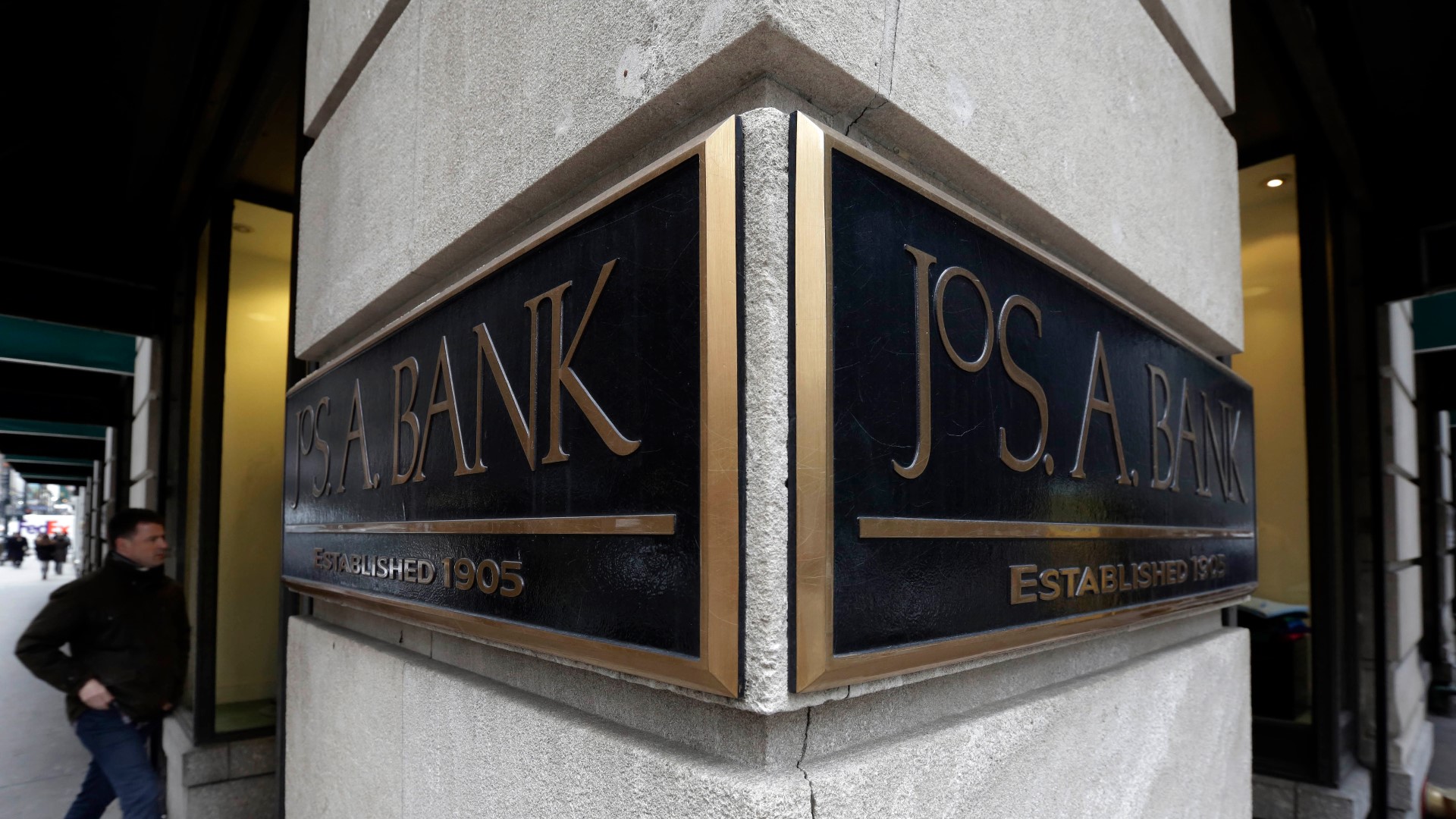 Jos. A. Bank, Men's Wearhouse parent to close hundreds of stores ...
