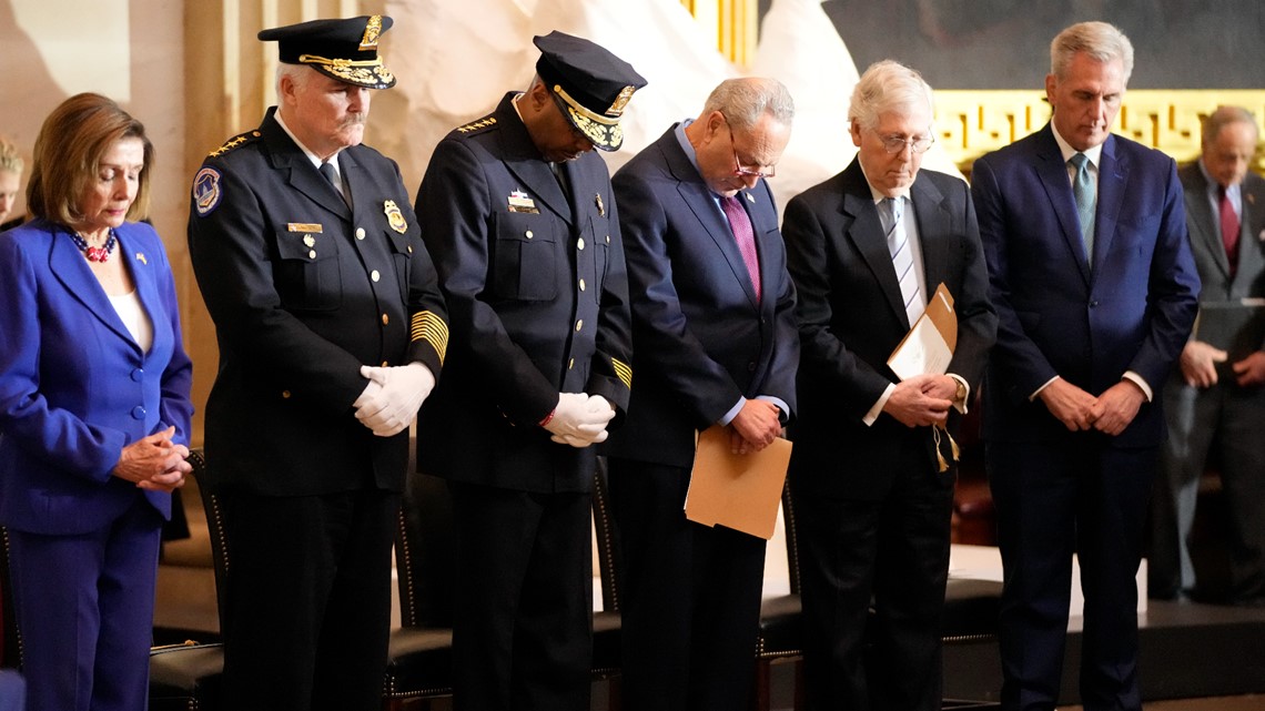 Officers receive congressional medals for Jan. 6 defense | 9news.com