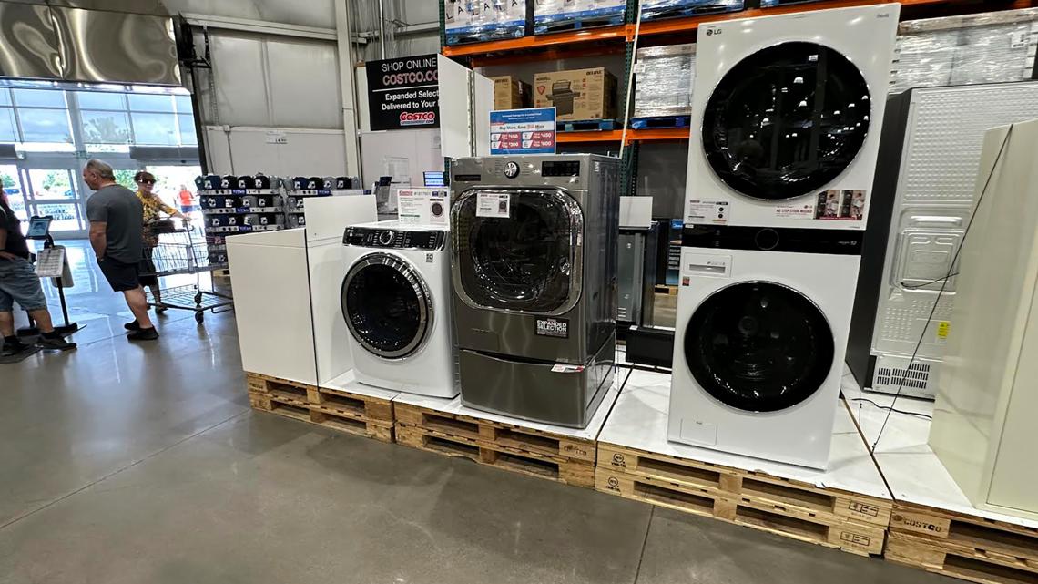 US inflation steady amid tariffs as core prices rise in July | 9news.com