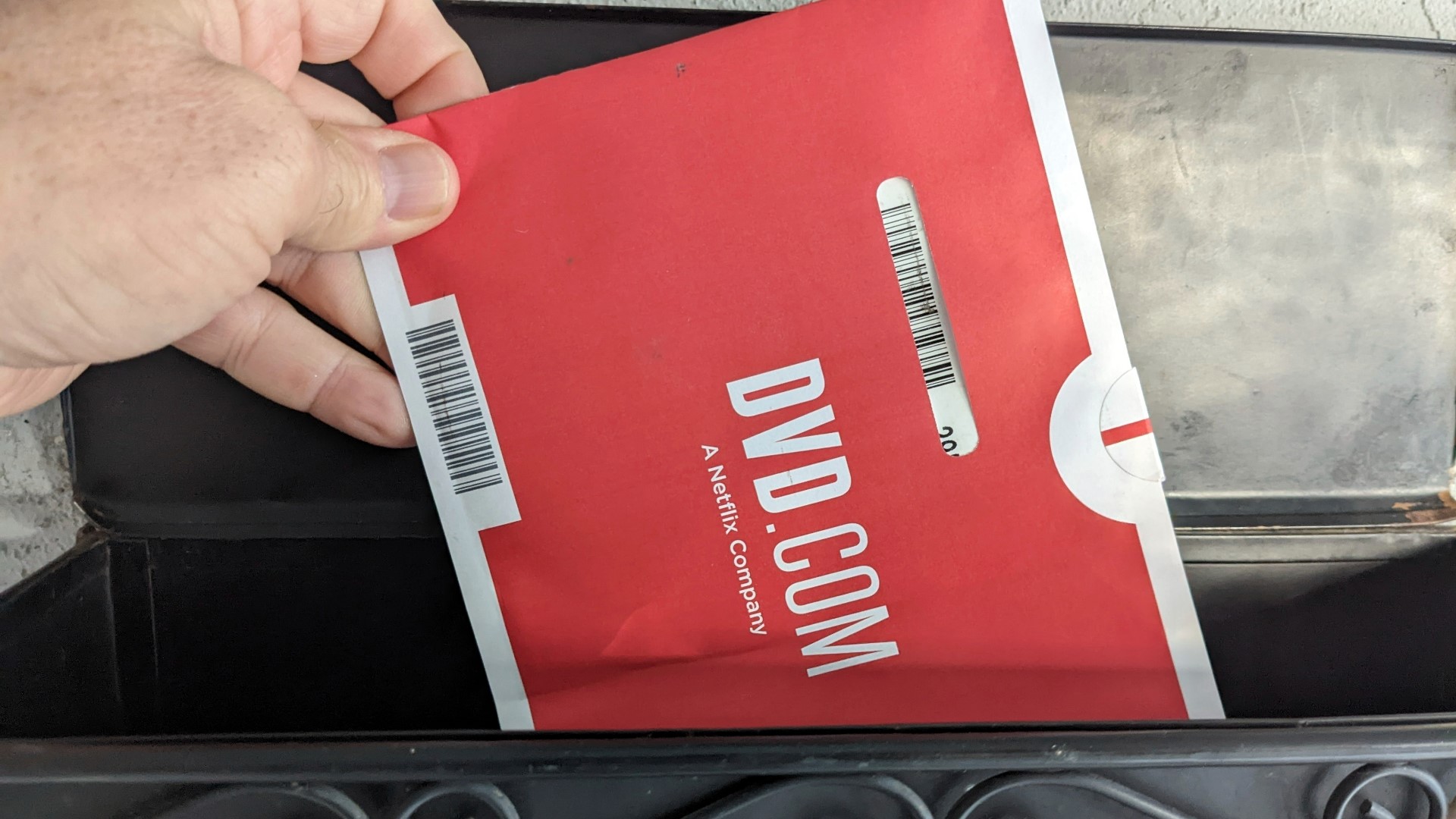 Netflix ending its DVD by-mail service | 9news.com