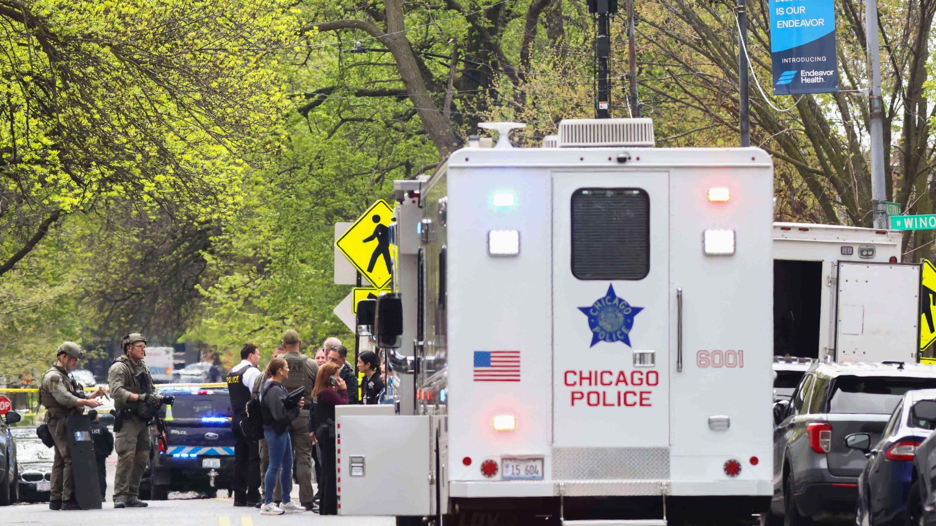 1 police officer killed, another injured in Chicago hospital shooting ...