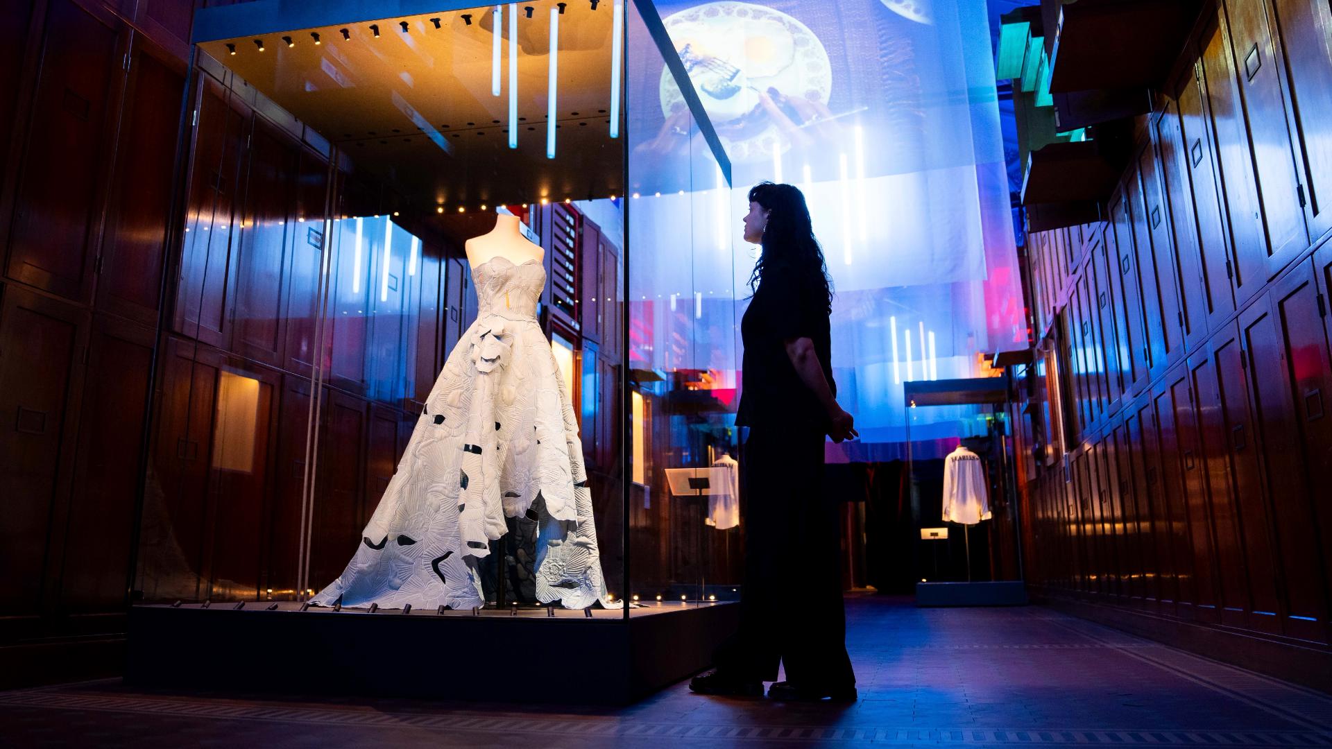 Victoria and Albert Museum puts Taylor Swift items on display | 9news.com