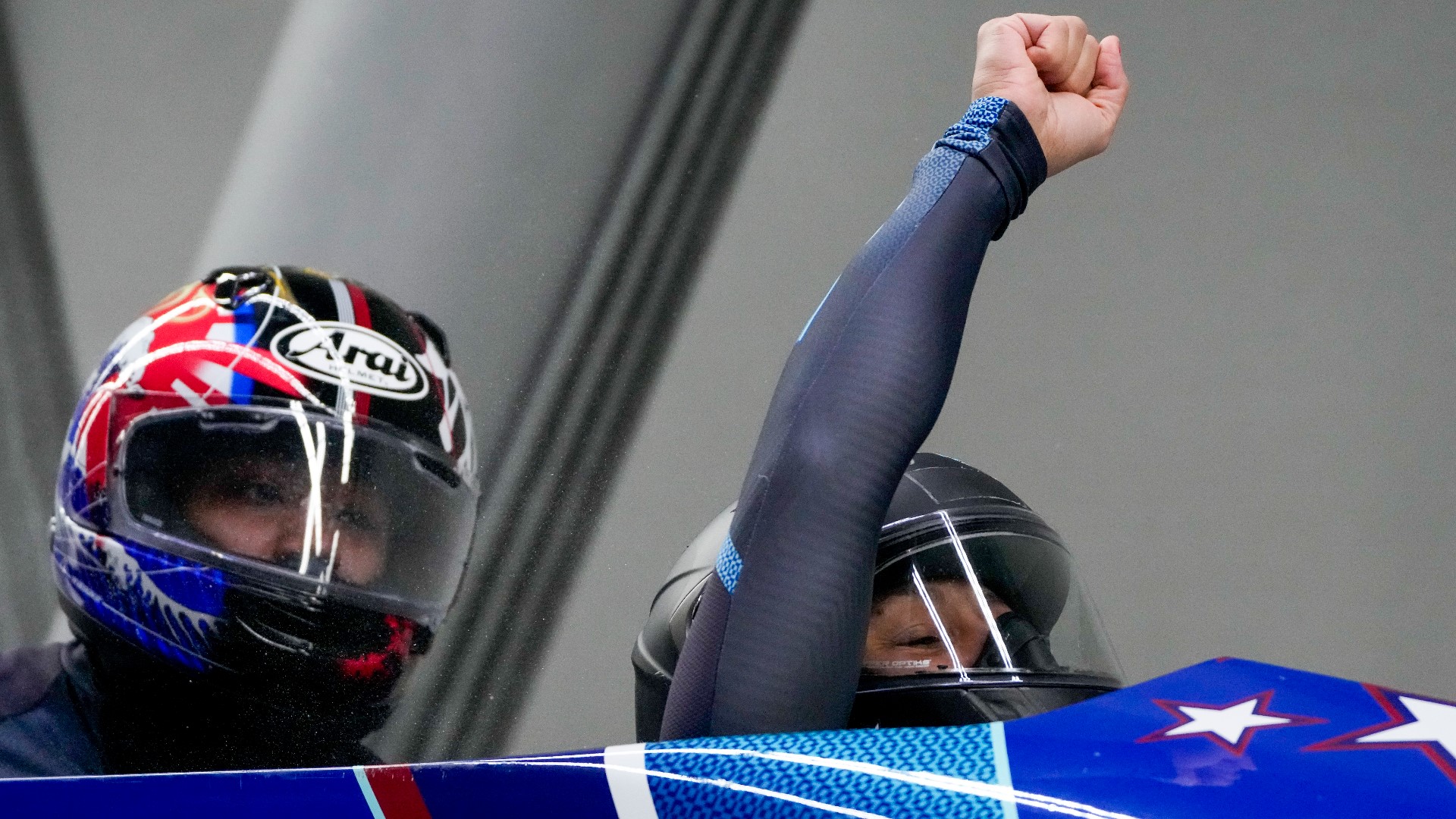 Elana Meyers Taylor wins bronze in bobsled, 5th Olympic medal | 9news.com