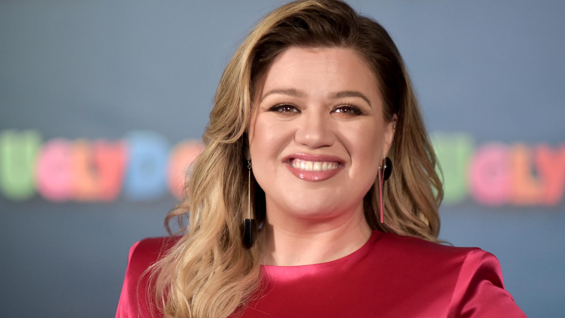 Where is Kelly Clarkson? Reports reveal reason for her talk show ...
