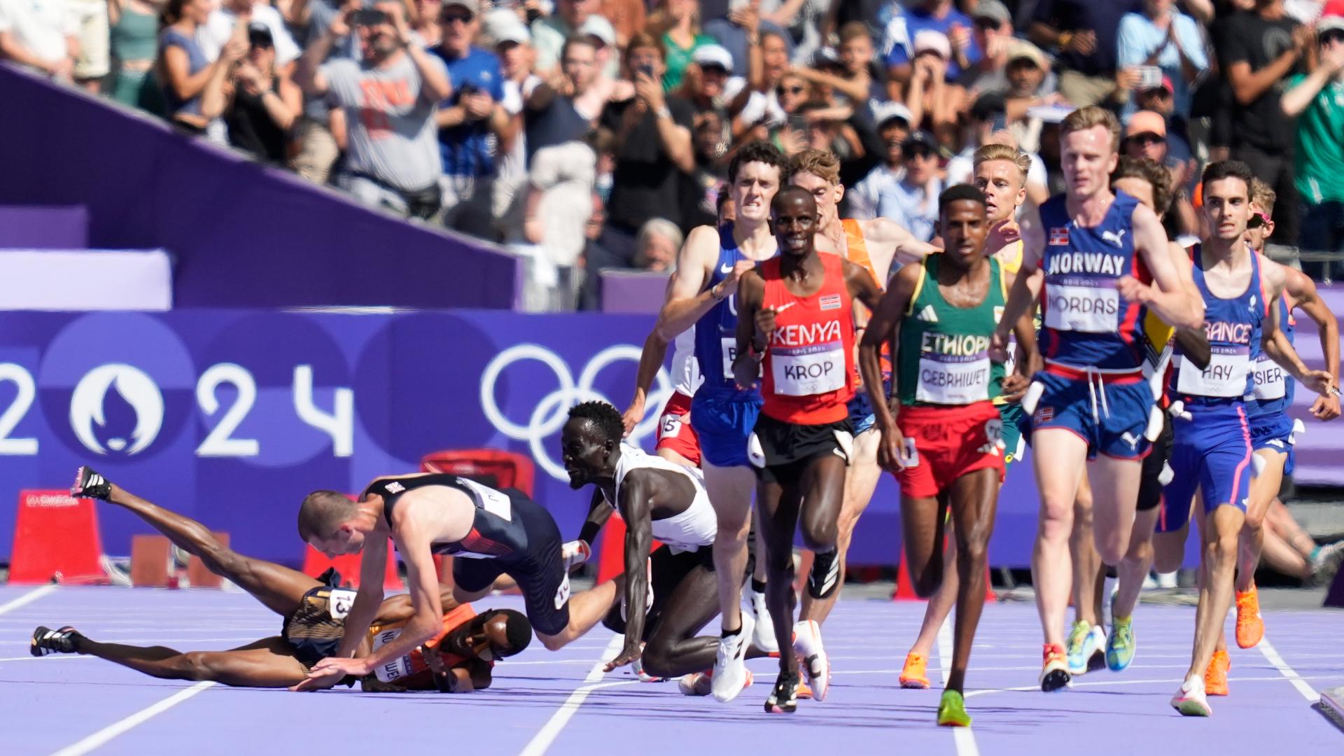 WATCH: Massive fall in men's 5000m heat at Olympics | 9news.com