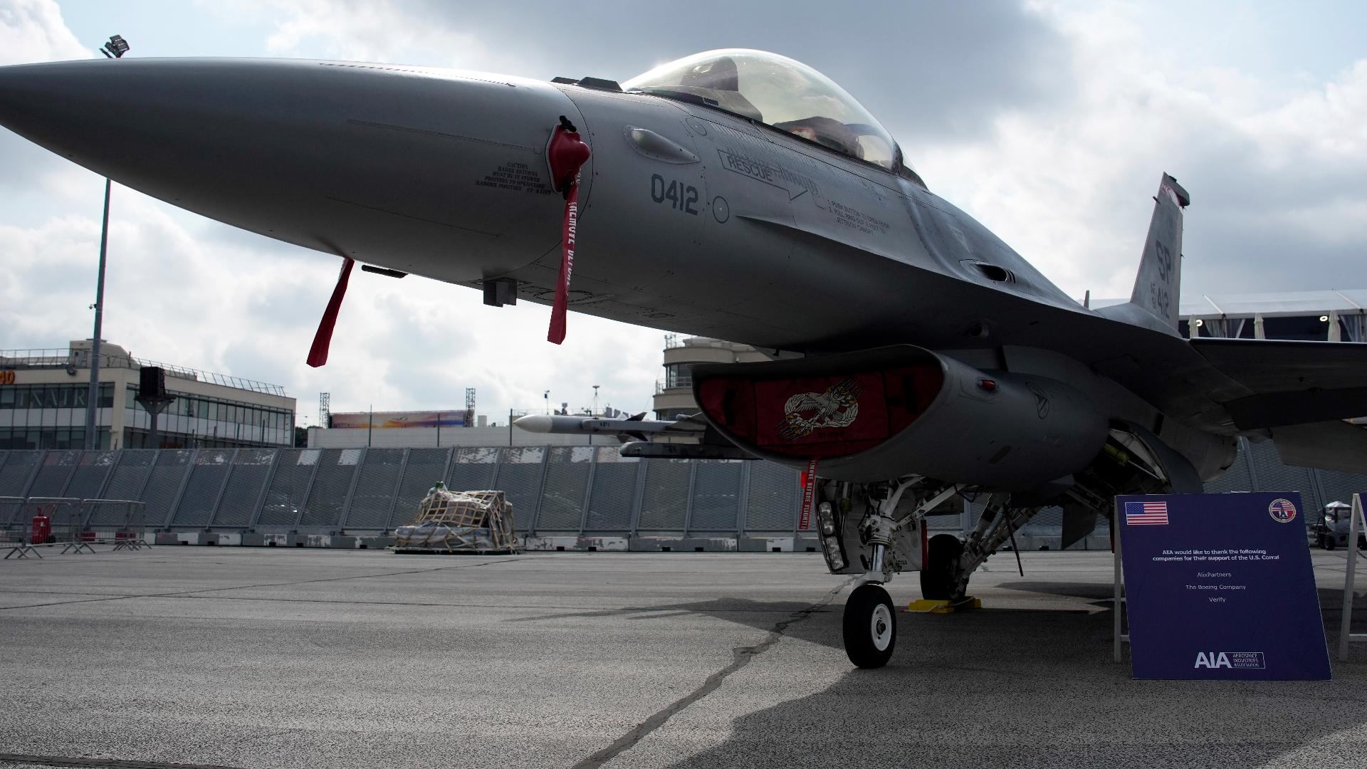 NORAD scrambles F-16 jets to intercept civilian aircraft above Mar-a ...