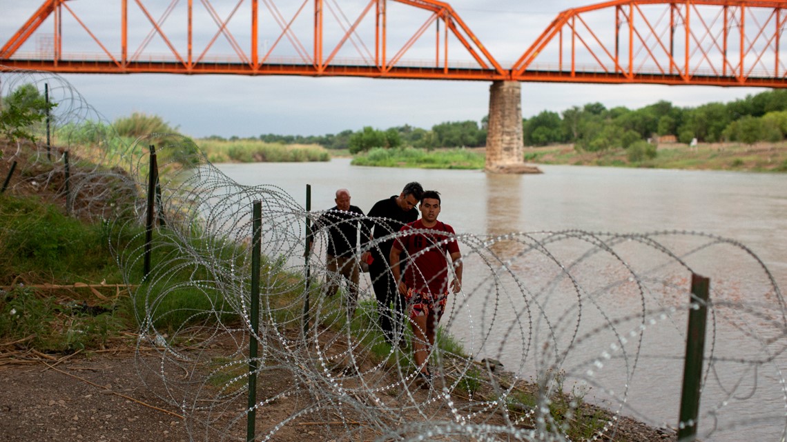 Border Crossings: Numbers up for 4th straight month | 9news.com