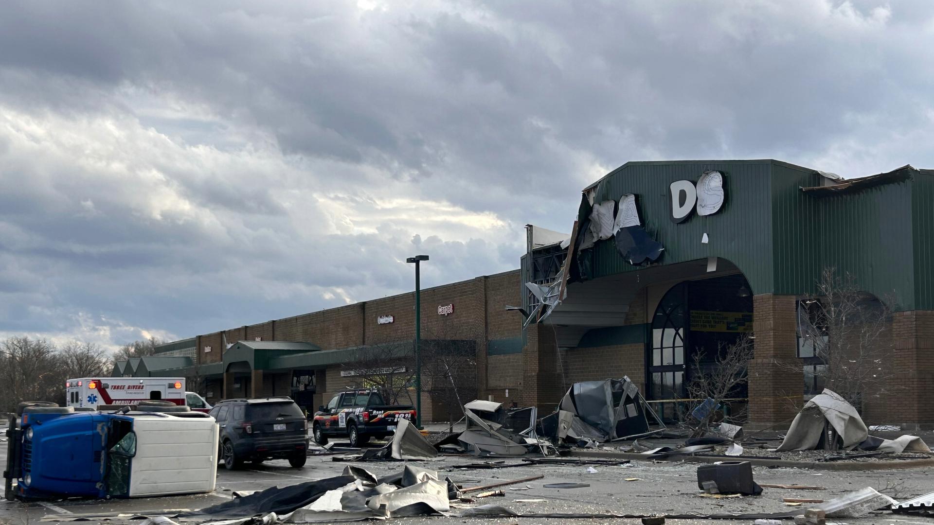4 killed as storms rip through Michigan, tearing off roofs and downing ...