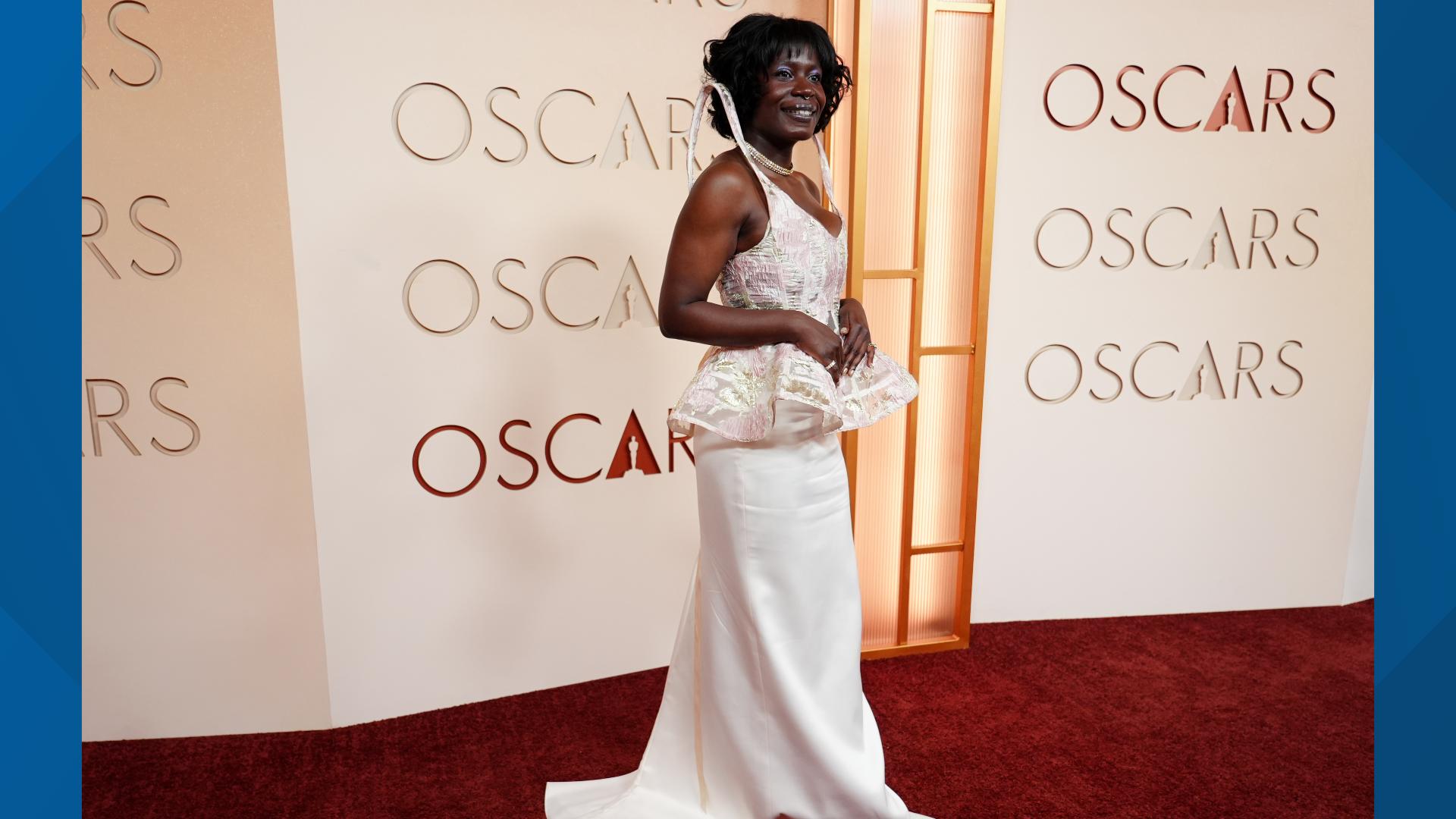 Oscars red carpet sees pops of color: See some of the top fashion ...