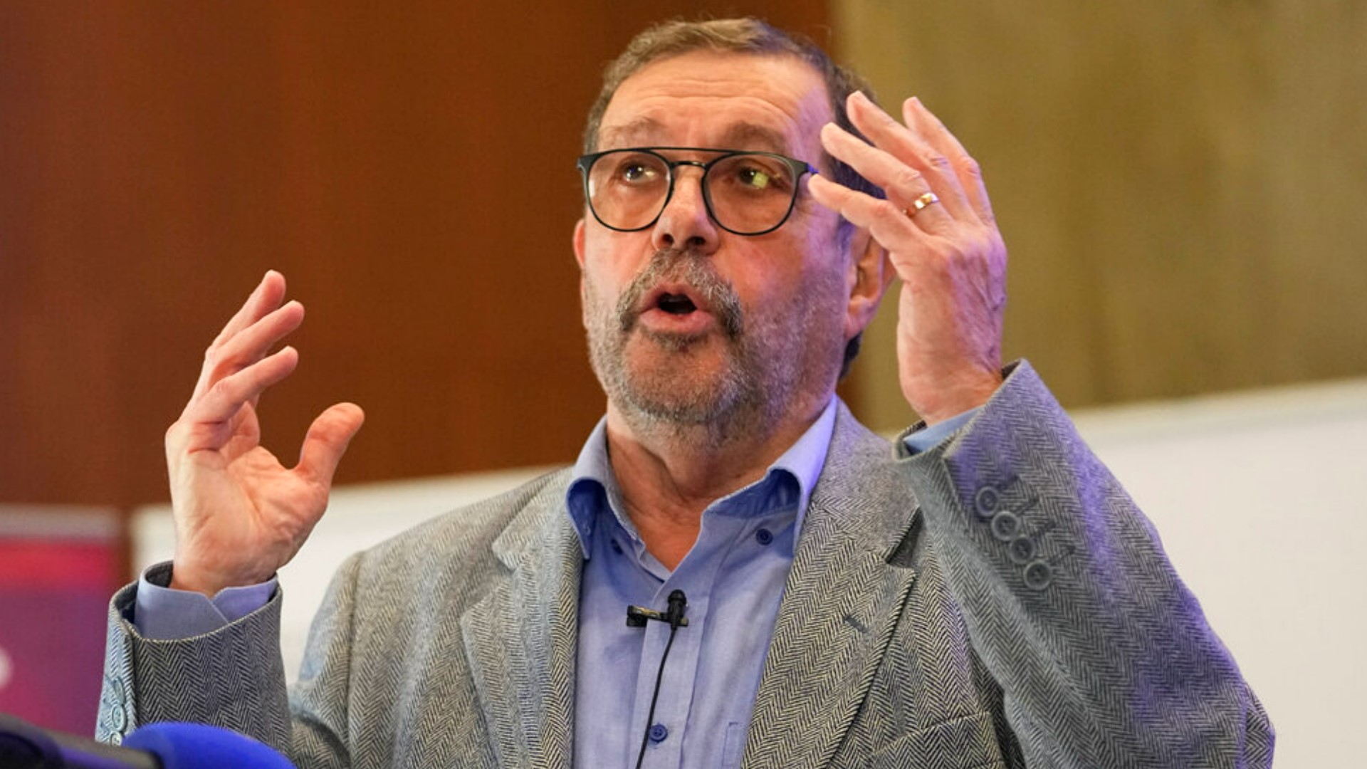 3 physicists share Nobel Prize for work on quantum entanglement | 9news.com