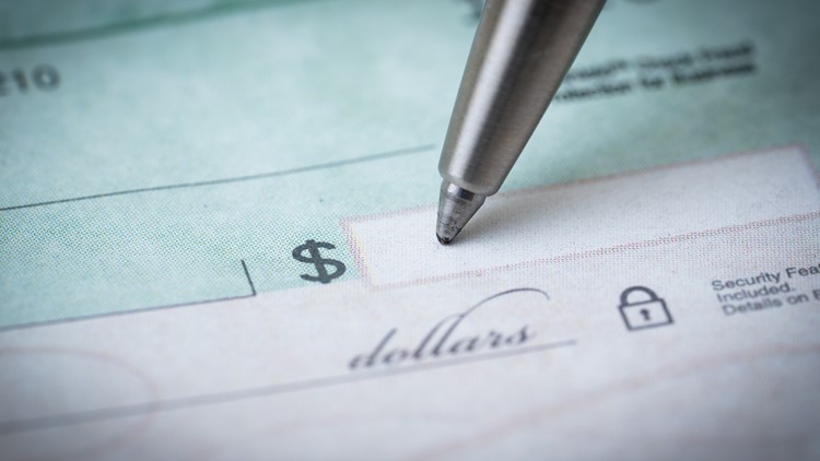 Scammers targeting college students with fake checks | 9news.com