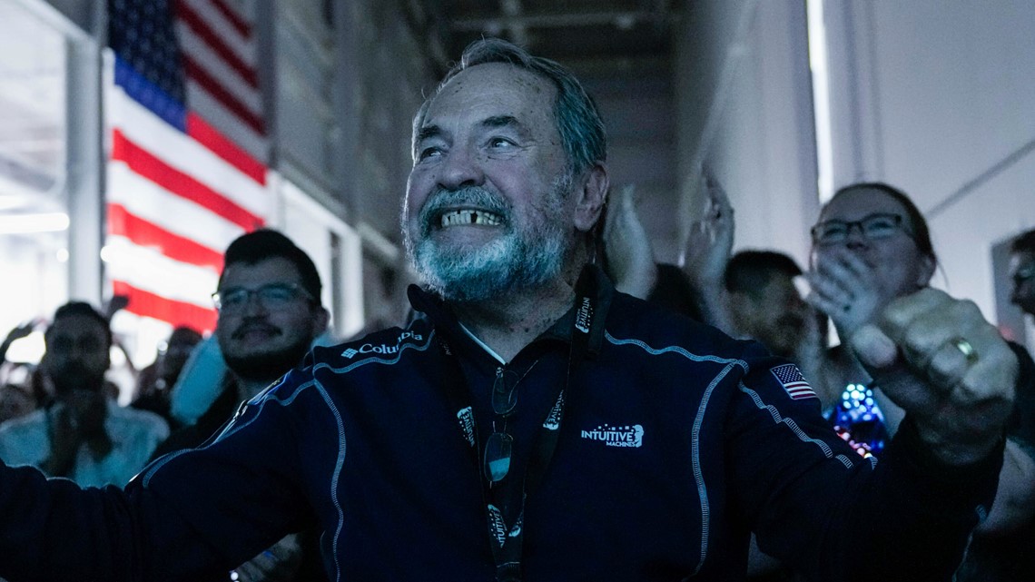 Moon landing live stream: Updates on historic US mission | 9news.com
