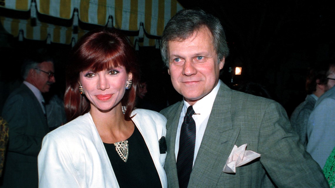 'Dallas' star Ken Kercheval dies at 83 | 9news.com