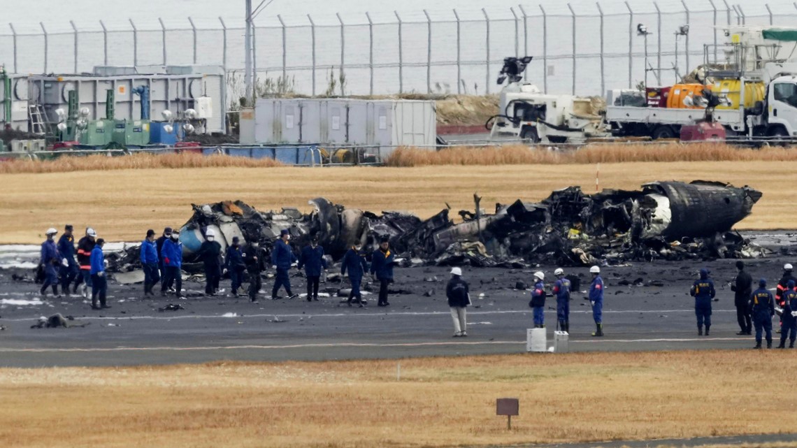 Investigation begins into fatal Tokyo plane crash on runway | 9news.com