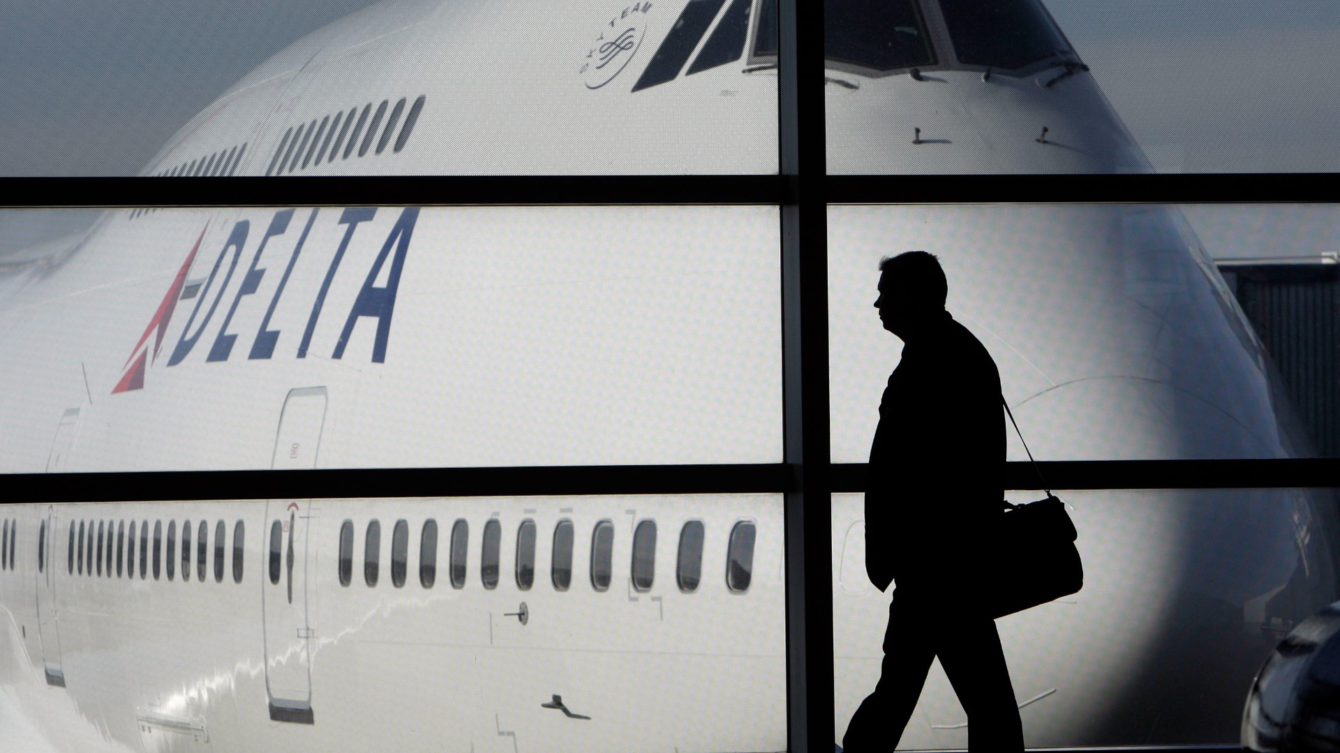 Car crashes into Detroit Metro Airport terminal | 9news.com