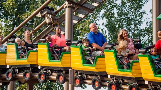 Six Flags offers free 2026 season pass for kids ages 3 to 5 | 9news.com