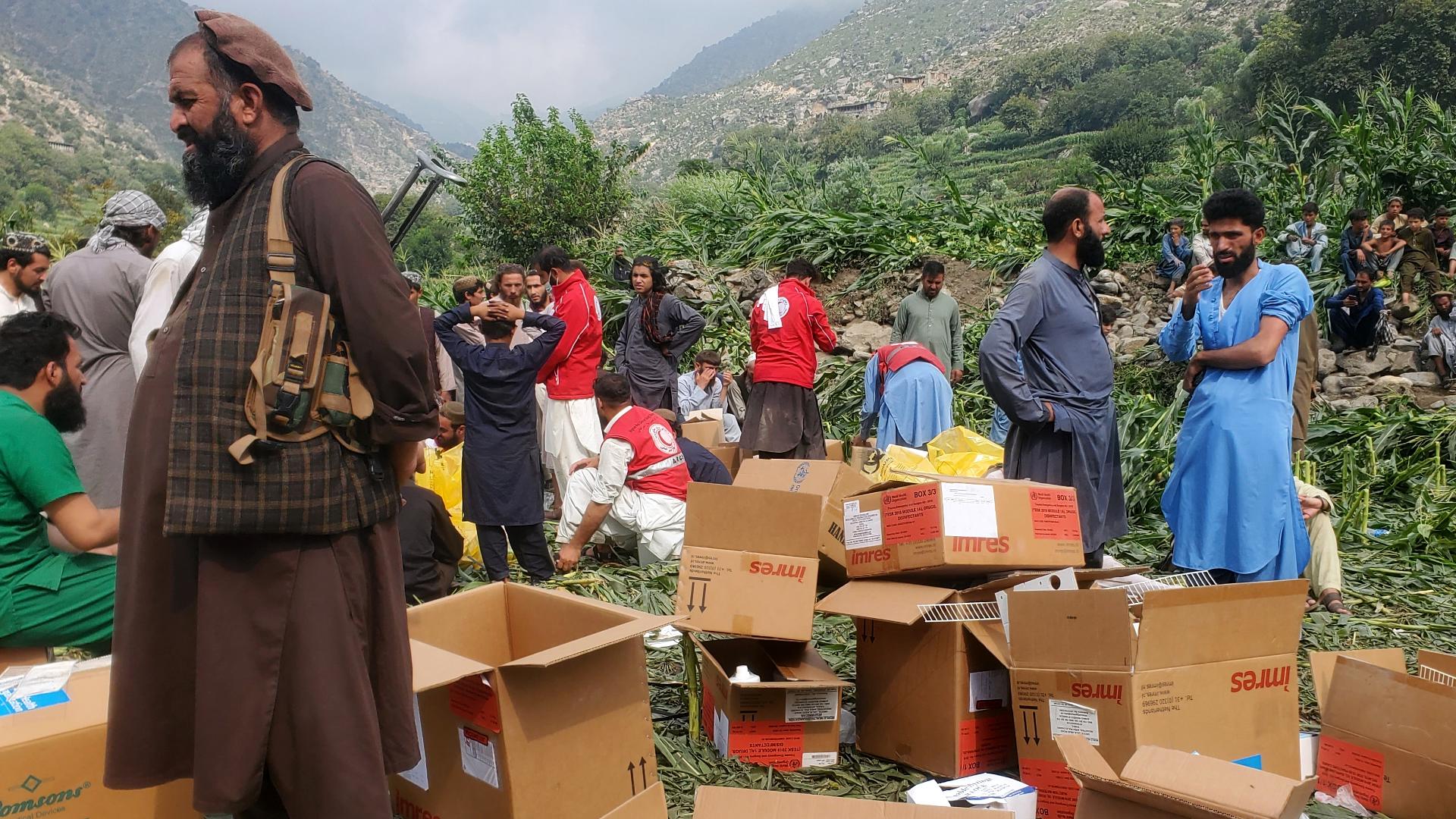 Afghan earthquake kills 800, injures over 2,500 in Kunar | 9news.com