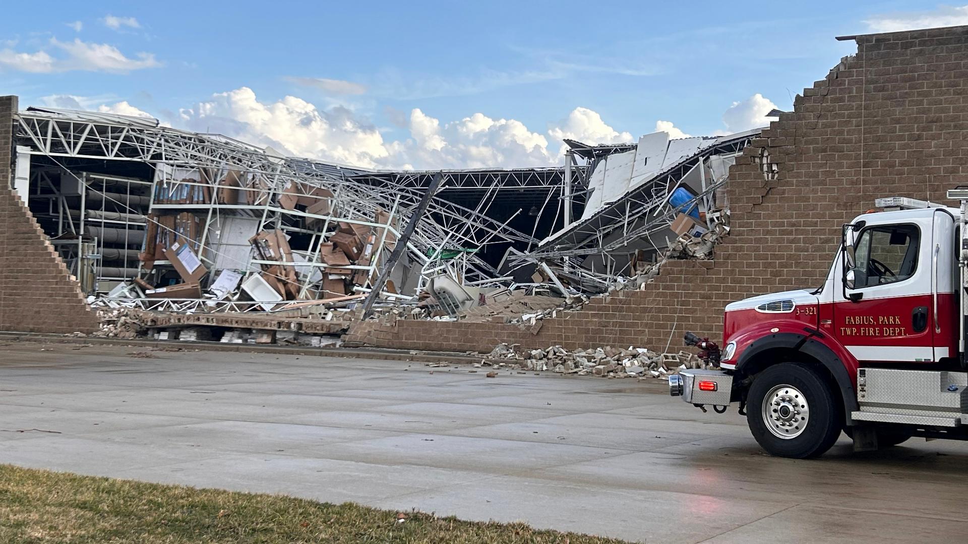 4 killed as storms rip through Michigan, tearing off roofs and downing ...
