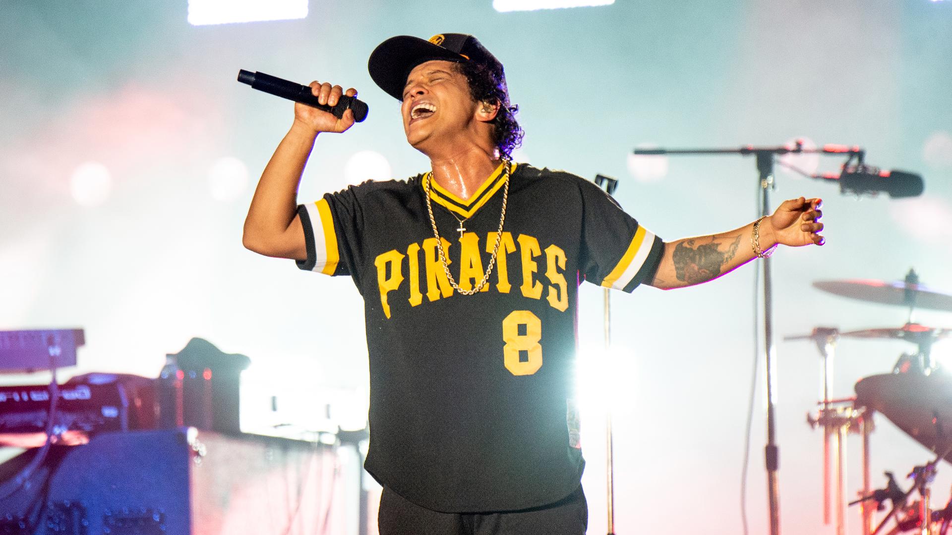 Bruno Mars announces Colorado stadium concert | 9news.com