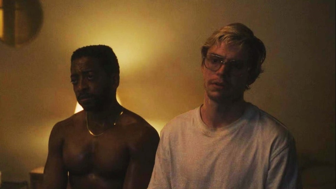Evan Peters Stayed in Character as Jeffrey Dahmer While Filming the Netflix True-Crime Series ...