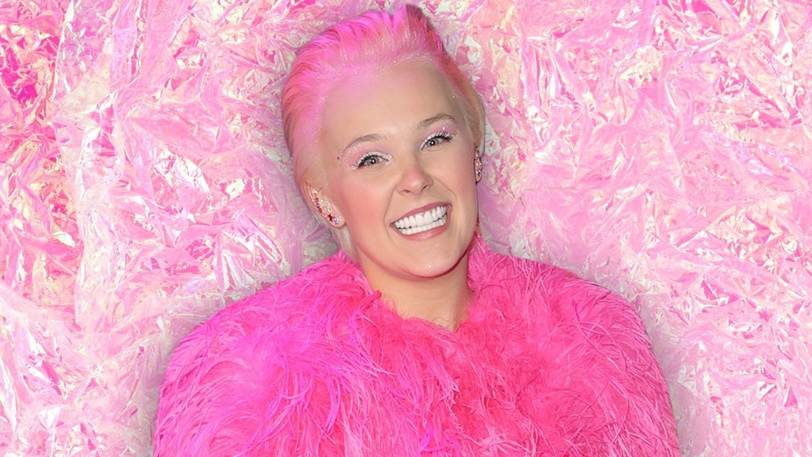 JoJo Siwa Poses With 'Dance Moms' Star Abby Lee Miller, Debuts Pink ...