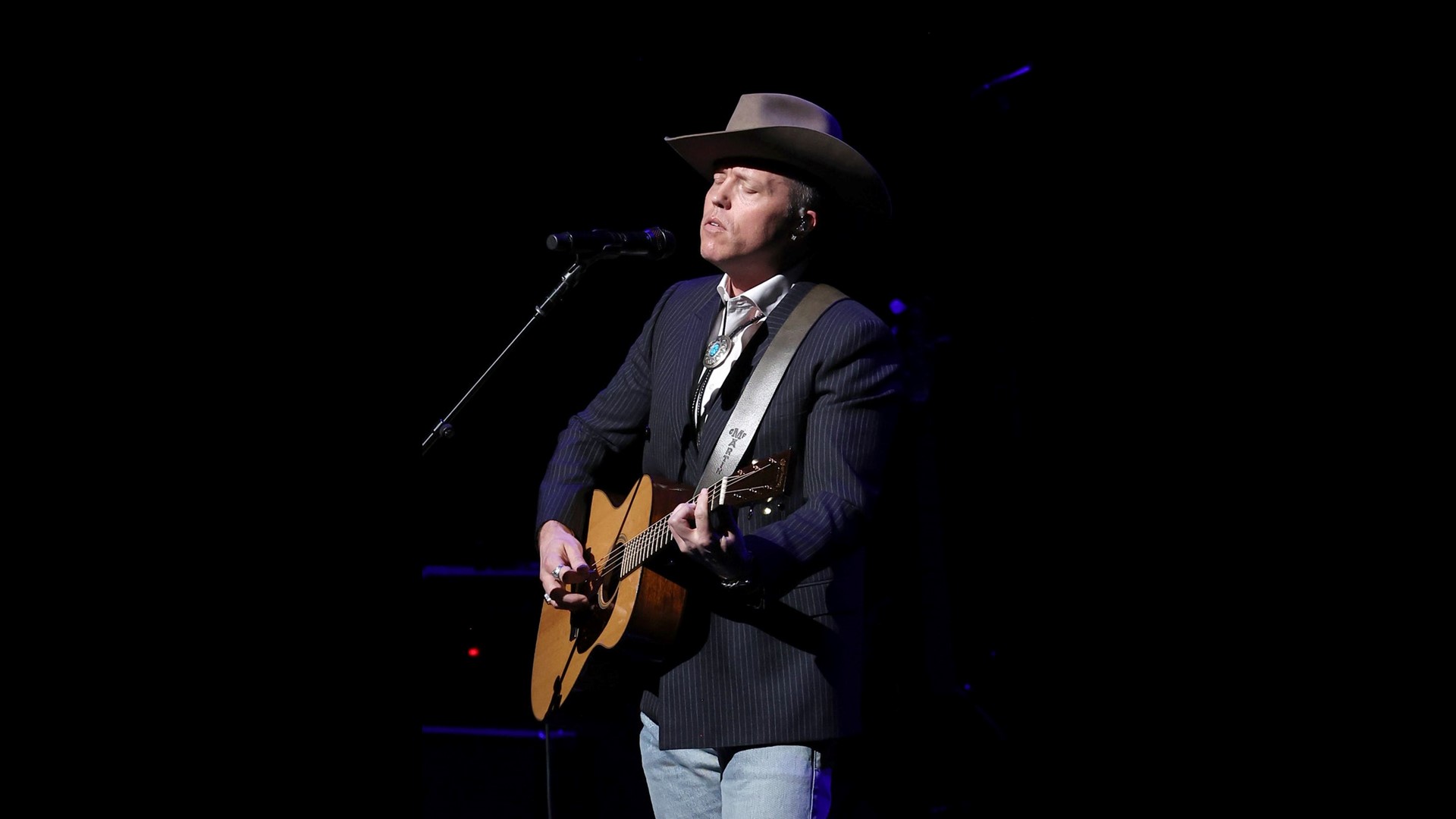 Michael J. Fox Hosts Parkinson's Benefit With Sheryl Crow, Little Big ...
