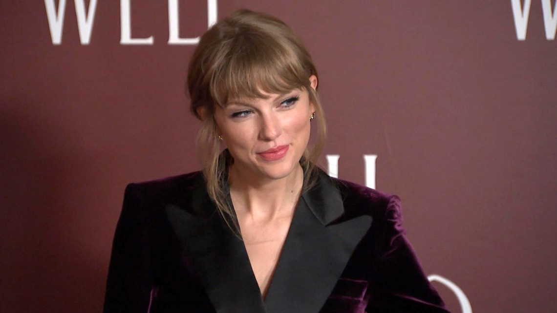 Taylor Swift's '1989 (Taylor's Version)' Goes No. 1 With Her Biggest ...