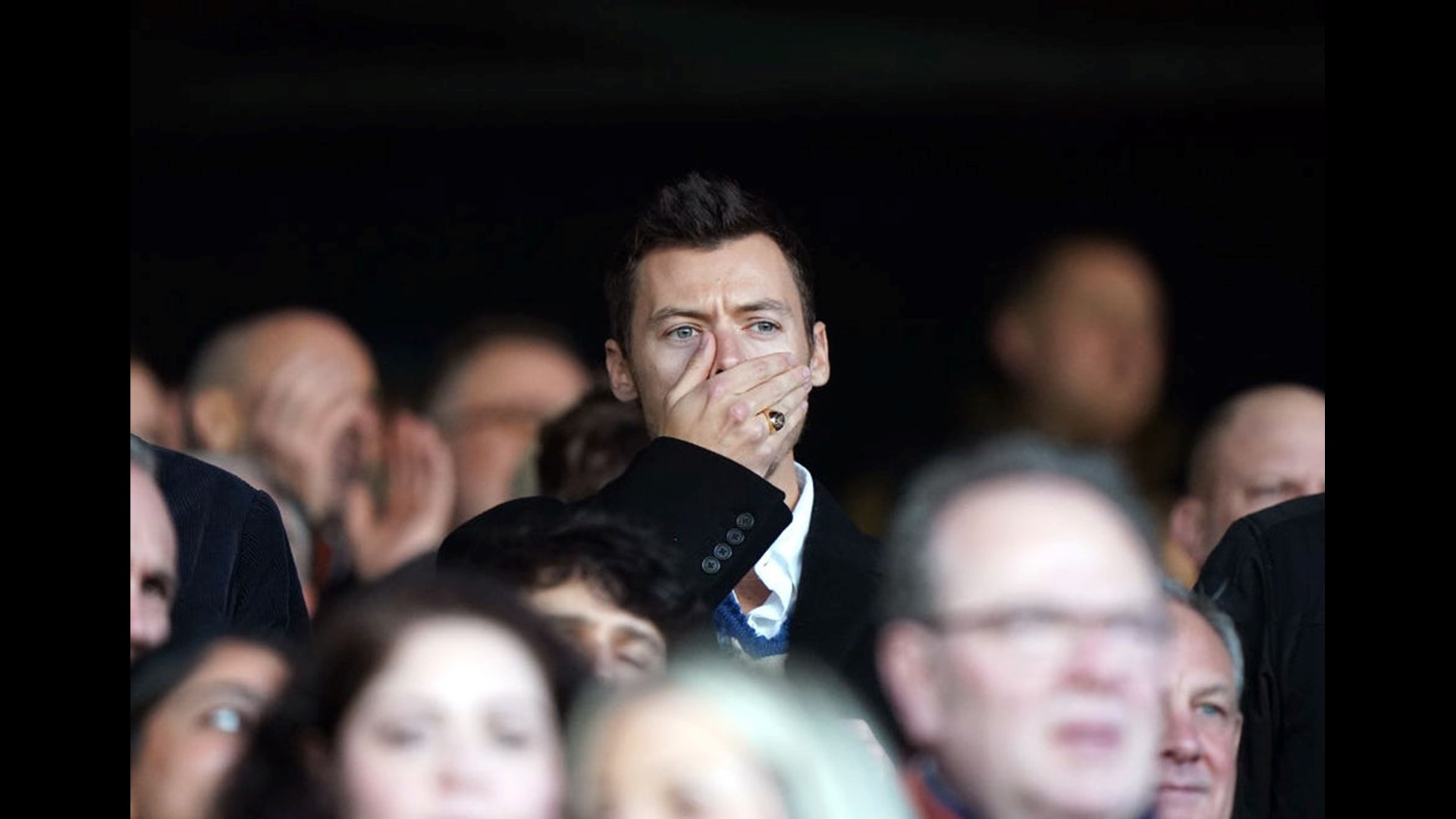 Harry Styles Makes Rare Appearance at Luton Town vs. Manchester United ...