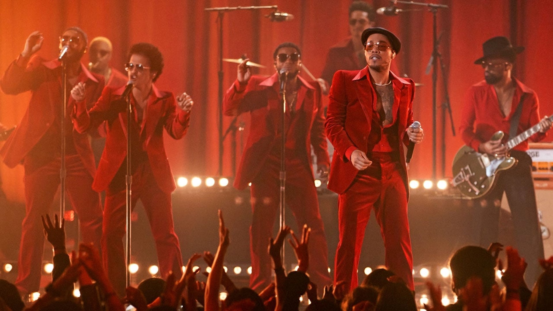 Bruno Mars And Anderson Paak Open 2021 American Music Awards With Silk