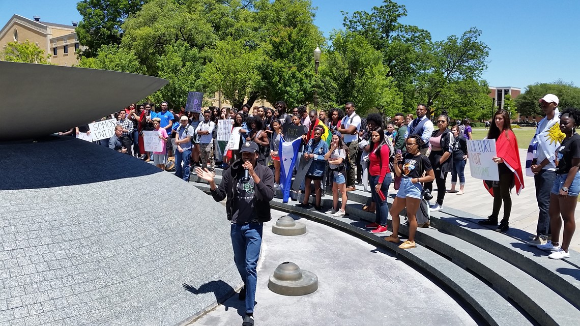 Baylor suspends fraternity following 'racist' Mexican-themed party ...