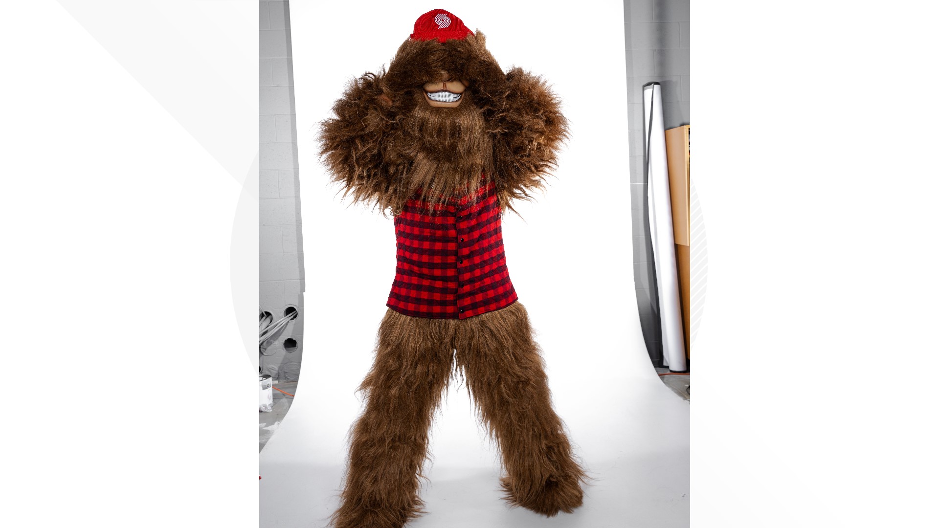 Trail Blazers unveil new Bigfoot mascot Douglas Fur | 9news.com