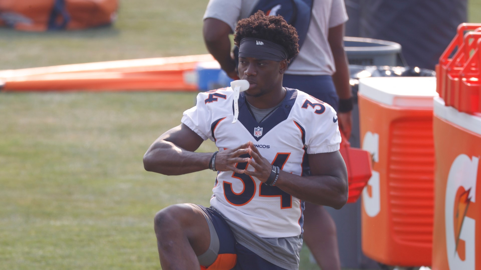 Undrafted rookie Essang Bassey gets look at Broncos' nickel spot ...