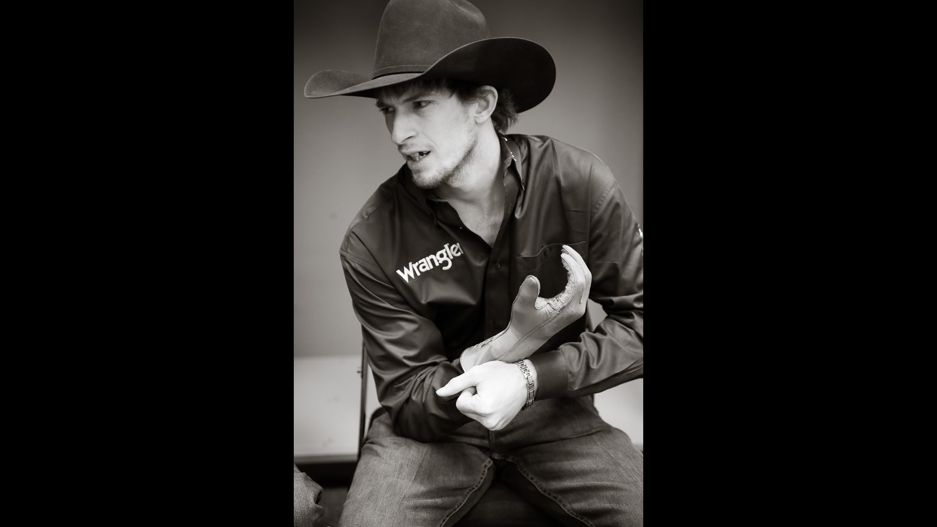 Bull rider dies after being injured during event at National Western ...