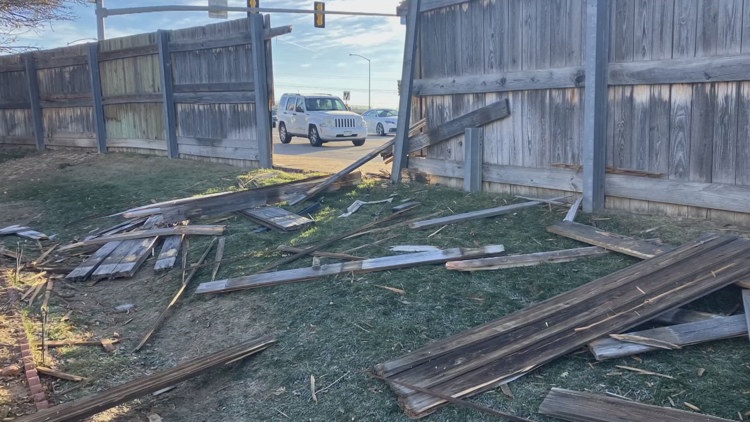 Aurora man's fence repair dispute finally resolved | 9news.com