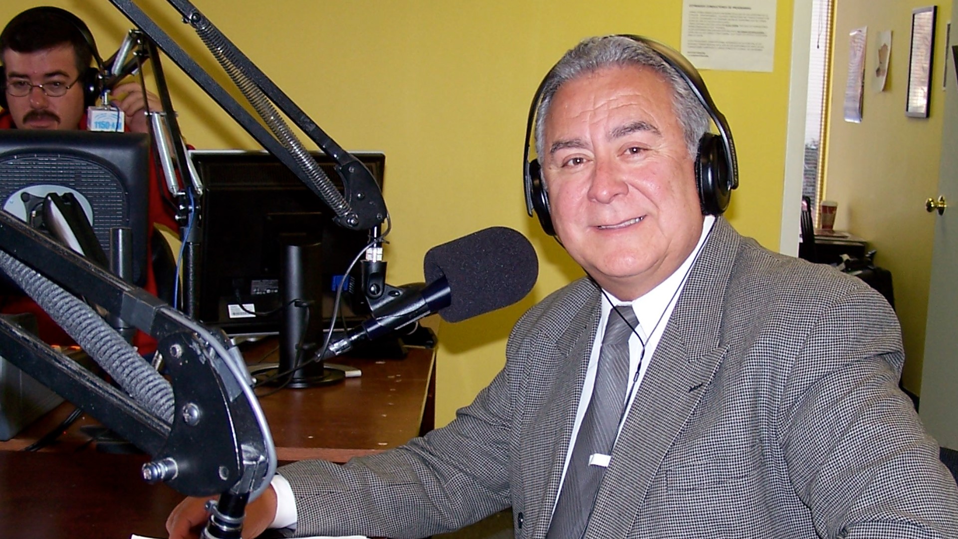 How a former Latino anchor inspires youth to pursue careers in ...