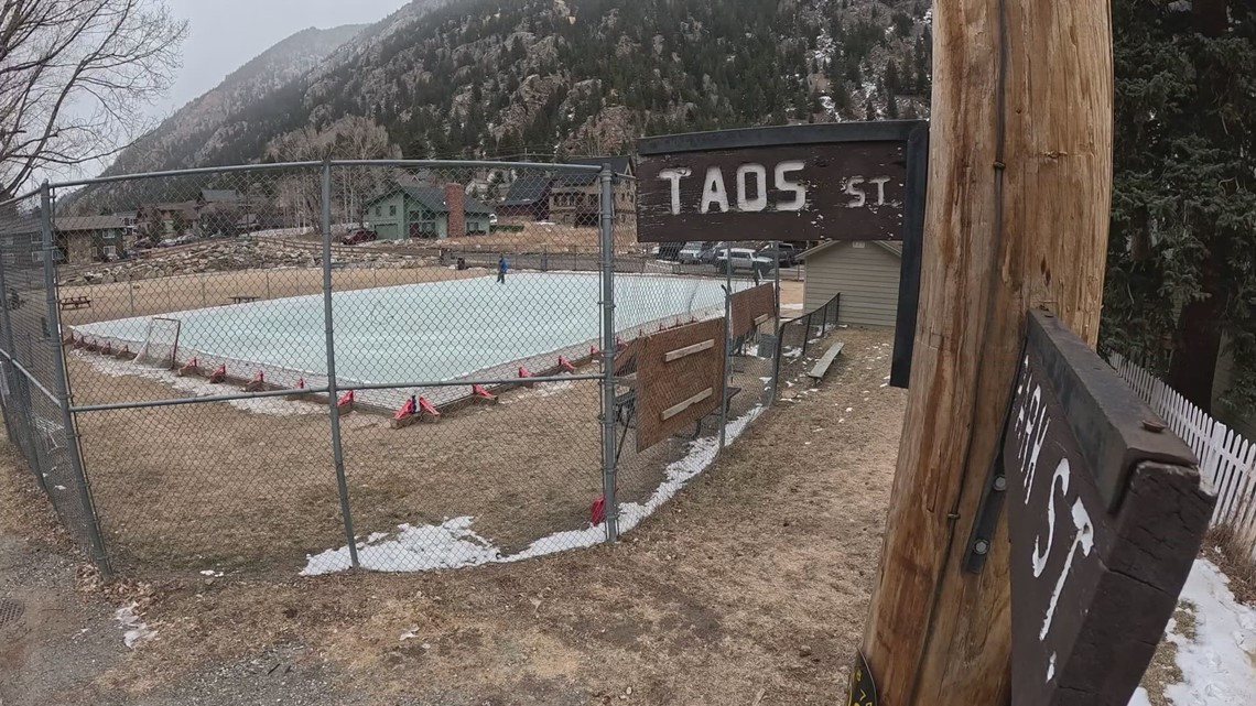 Georgetown opens hockey rink to public | 9news.com