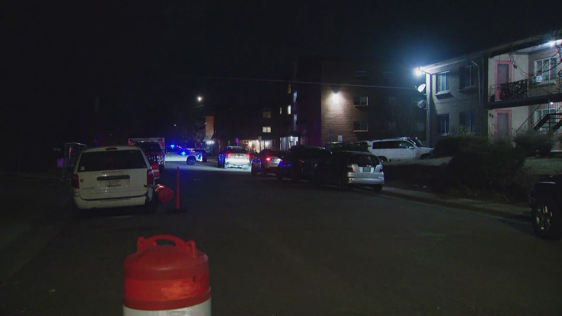 Photos show anti-ICE crowd chase off pro-ICE demonstrators from ...