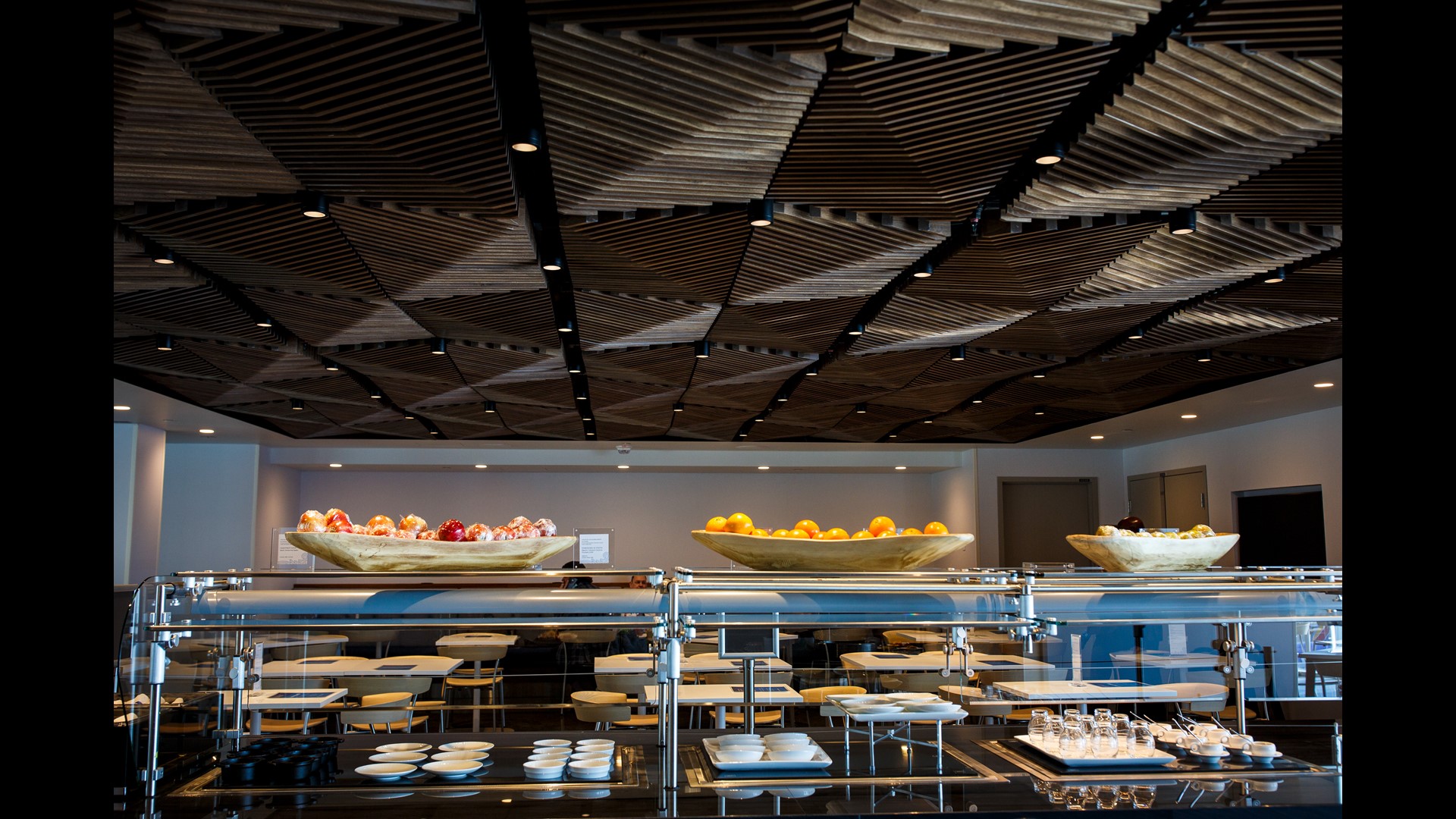 New American Express Centurion Lounge opens at DIA Concourse C | 9news.com