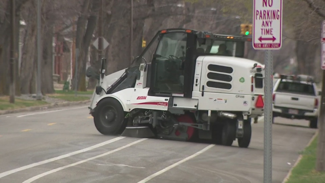 RTD reinstating former Littleton light rail line, adding temporary T ...