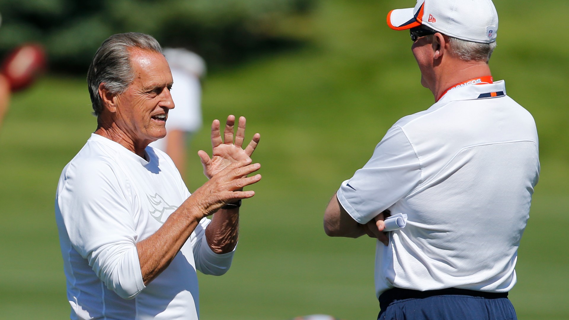 Former Broncos offensive line coach Alex Gibbs dies at 80 | 9news.com