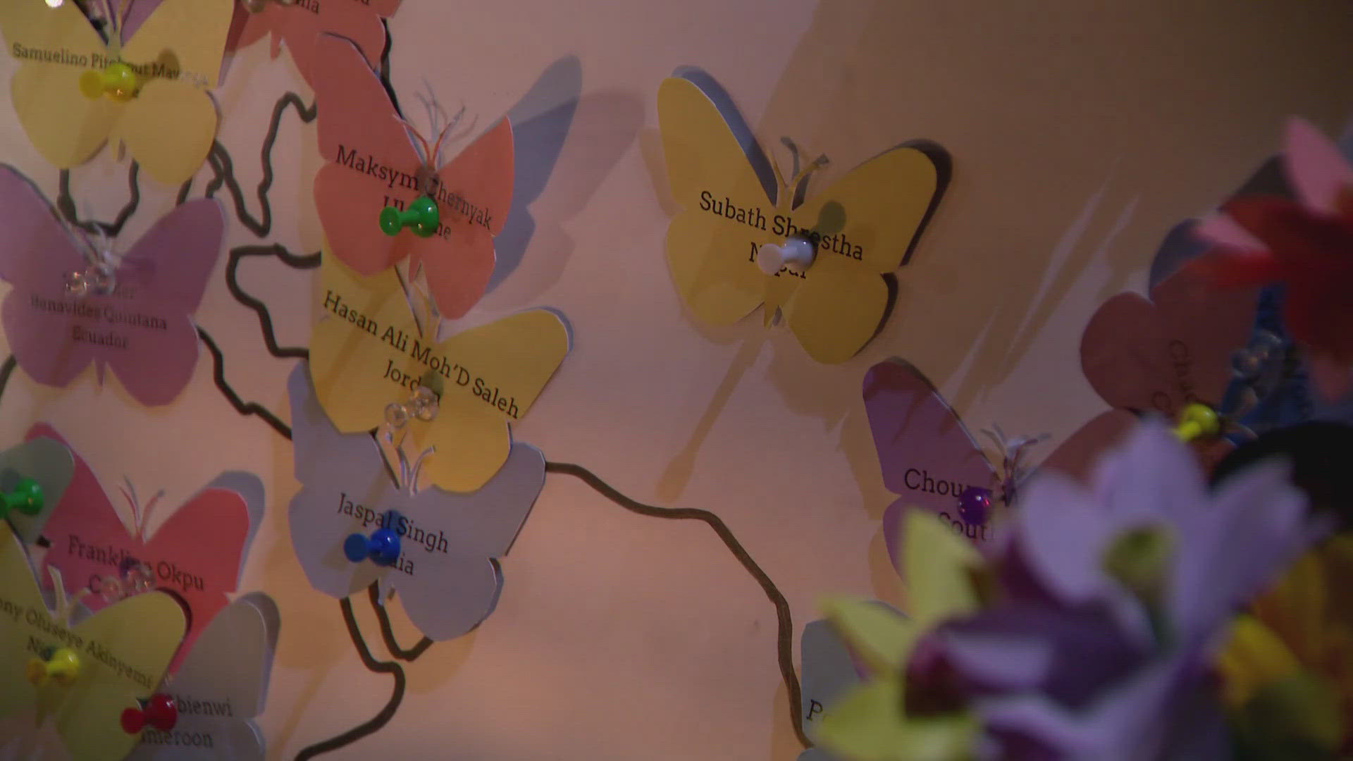 Vigil at Aurora detention center honors migrants with Valentine's Day ...