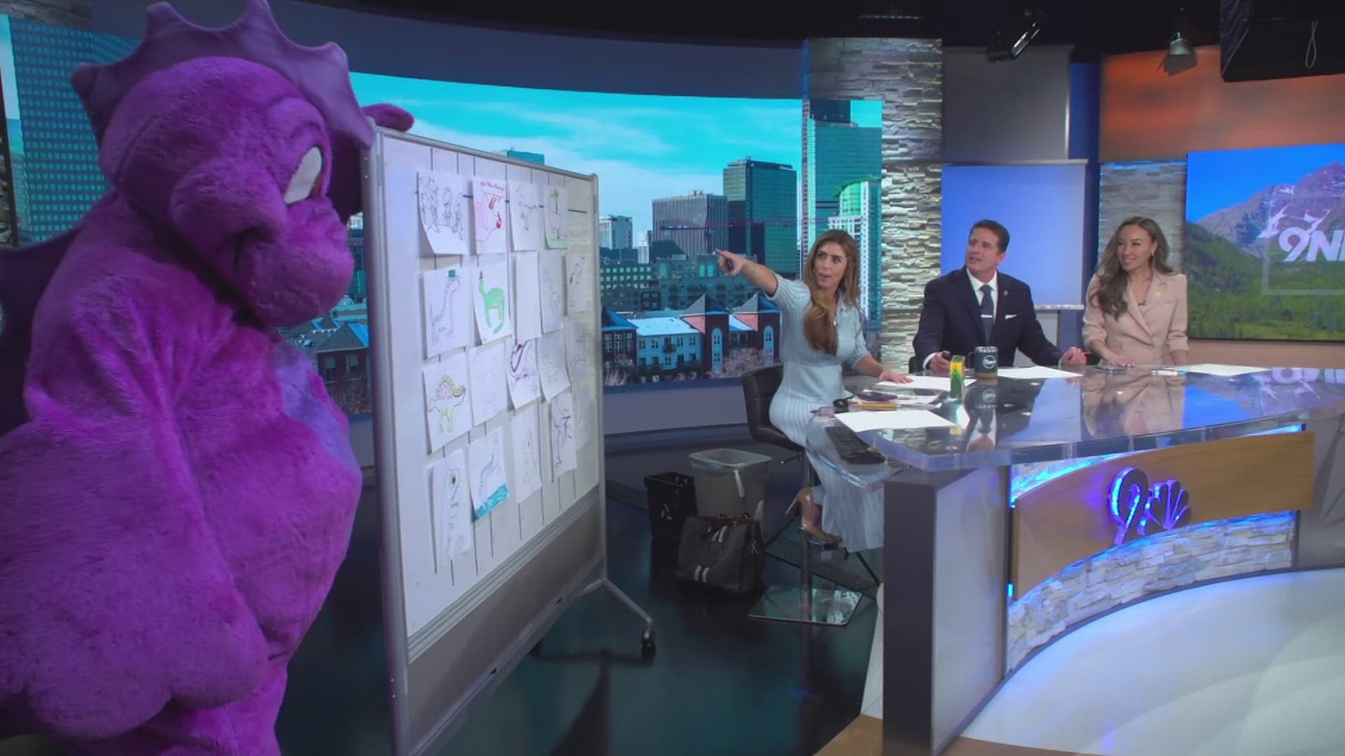 2 people hurt after fire at Aurora home | 9news.com