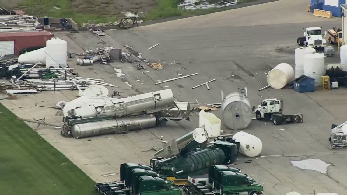 Illinois storms cause power outages, floods | 9news.com