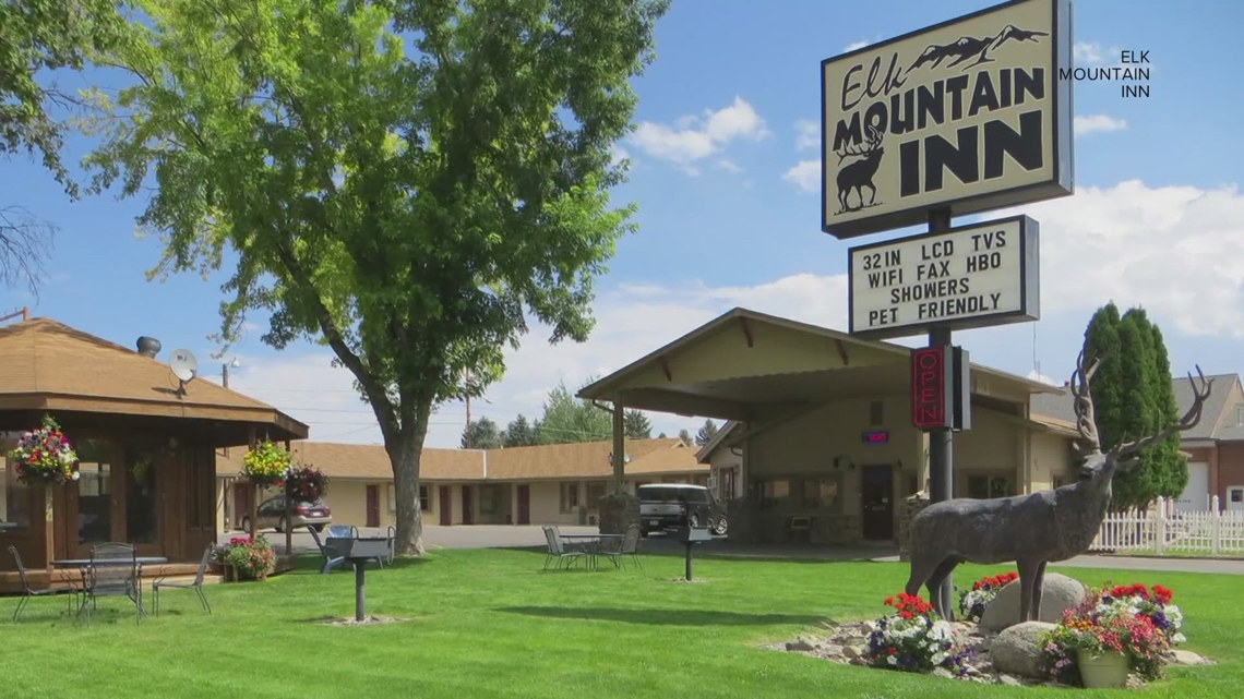 Meeker couple houses fire crews battling Colorado wildfires | 9news.com
