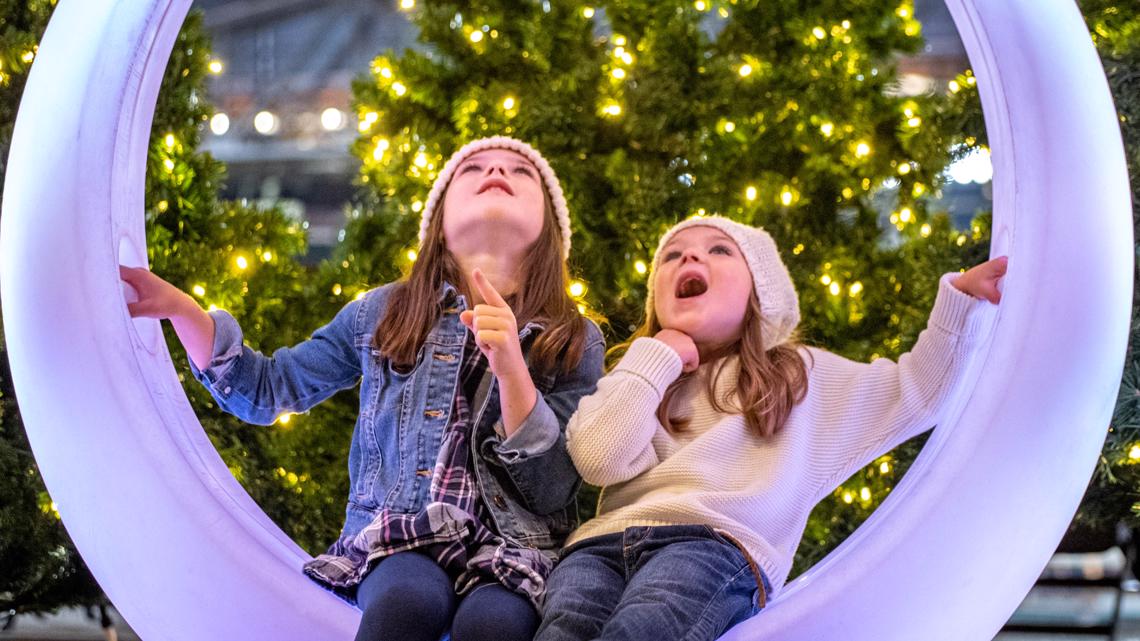 Elitch Gardens lighting up with 4 million Christmas lights | 9news.com