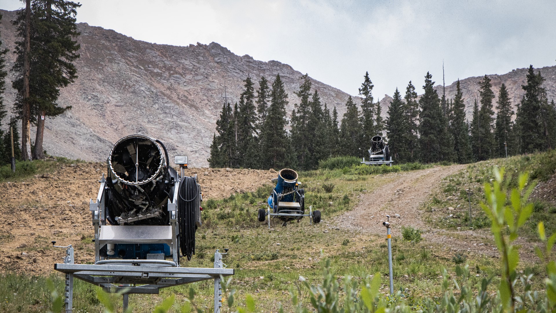 Colorado ski resorts prepare to make snow amid historic drought | 9news.com