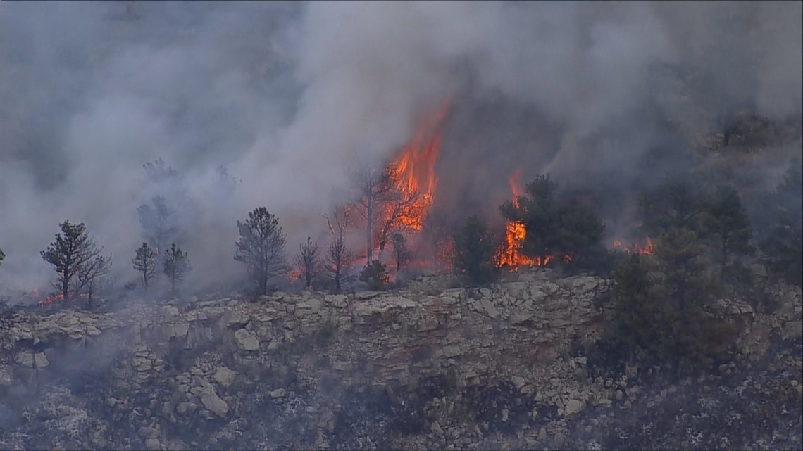 Smoke visible from wildfire near Horsetooth Reservoir | 9news.com